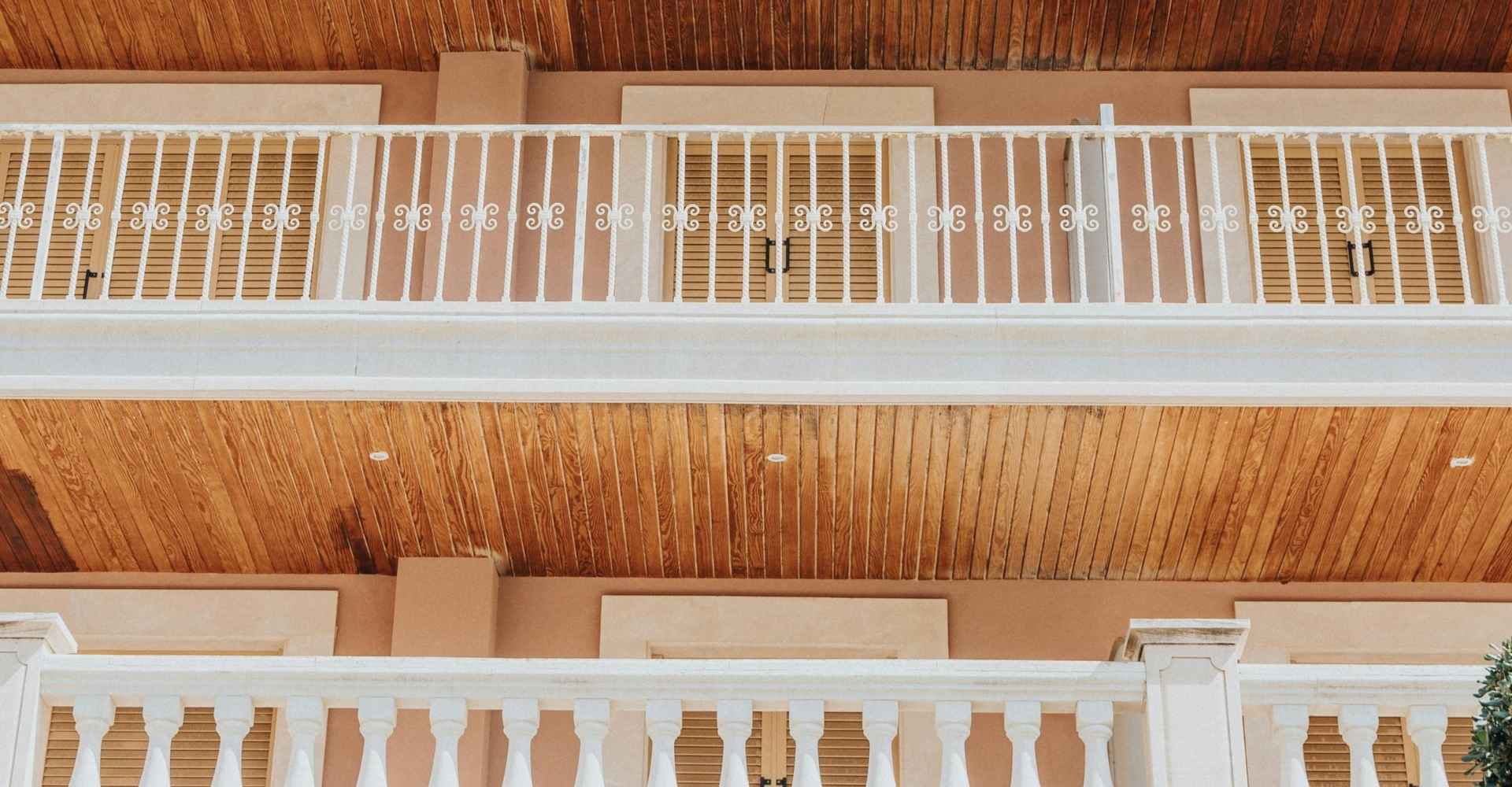 Forro de PVC para Varandas: Proteção Completa Contra Sol e Chuva - CVP ...